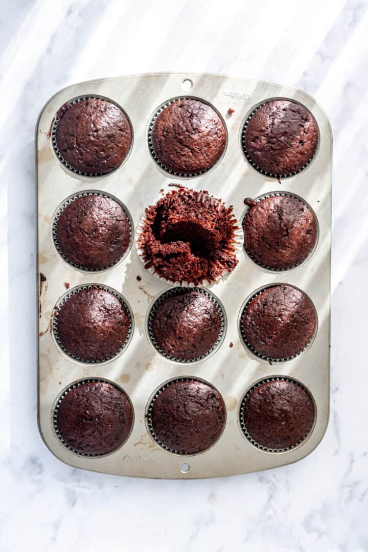 Vanilla and Chocolate Cupcakes - With Love Kitty