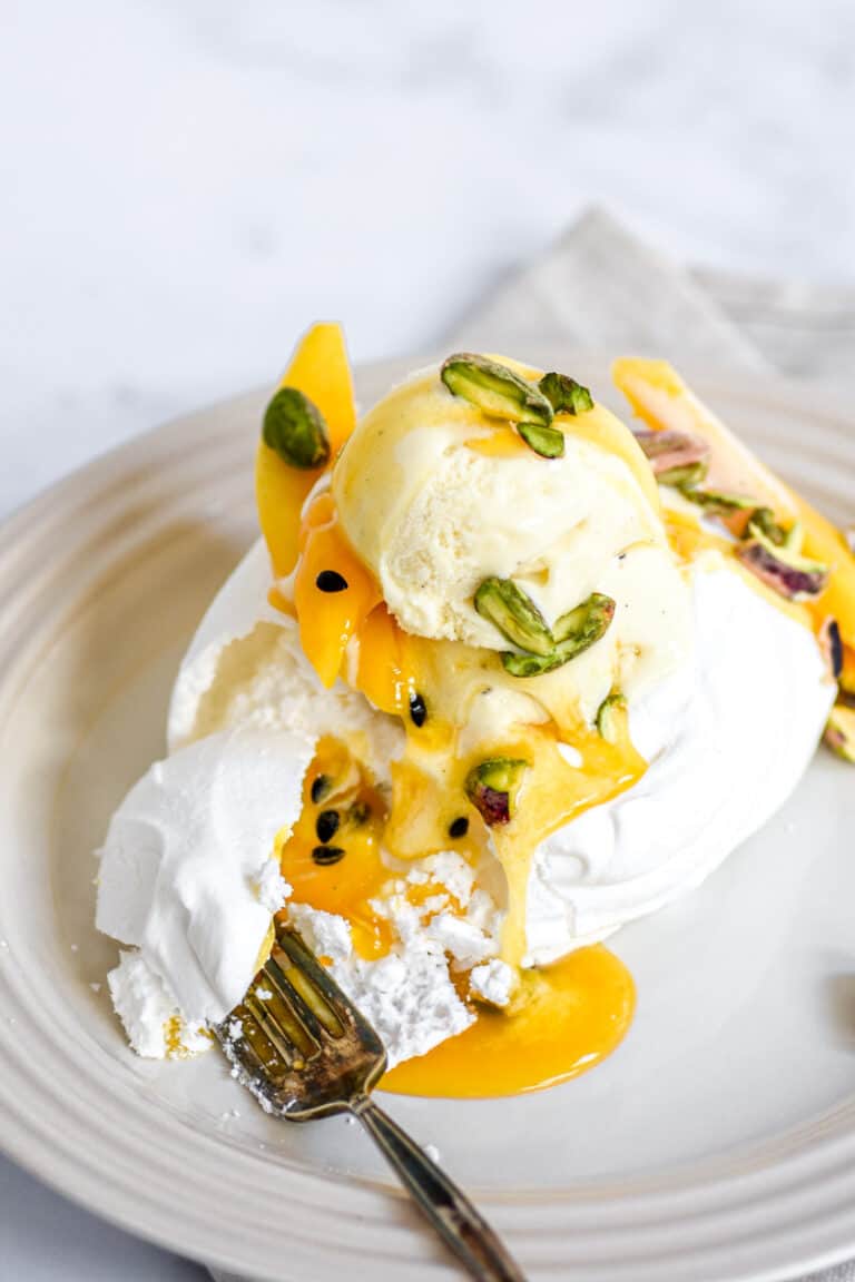 Mango Pavlova