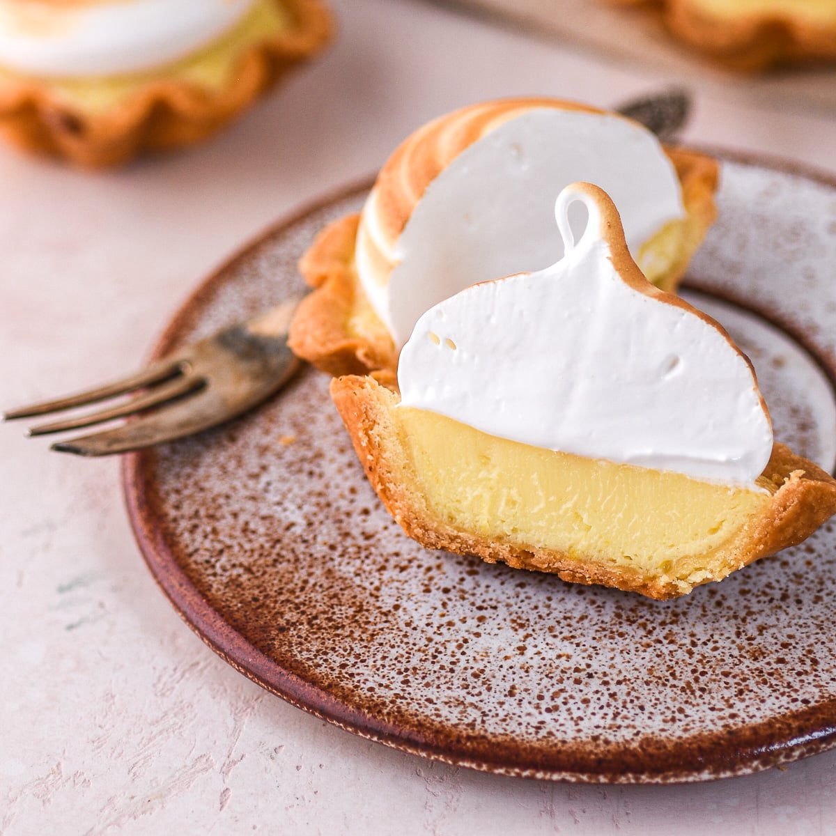 The Perfect Mini Meringues - With Love Kitty