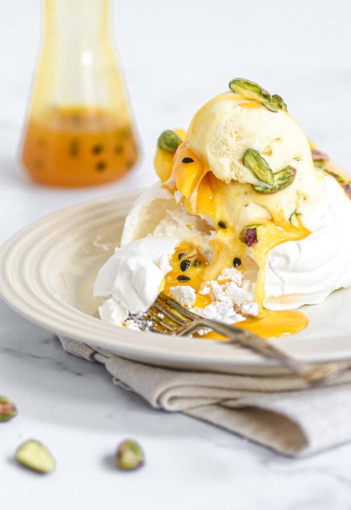 The Perfect Mini Meringues - With Love Kitty