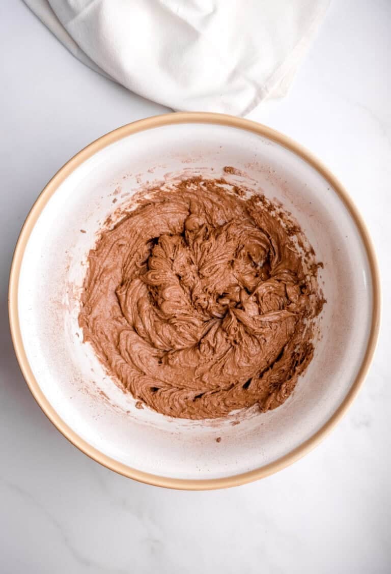 Bar One Chocolate Caramel Cake (Easy Chocolate Caramel Cake) - With ...